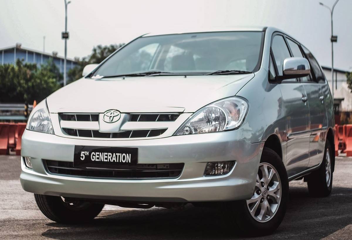 Ini 5 Dosa Toyota Innova Bensin yang Bikin Sepi Peminat Dibanding ...